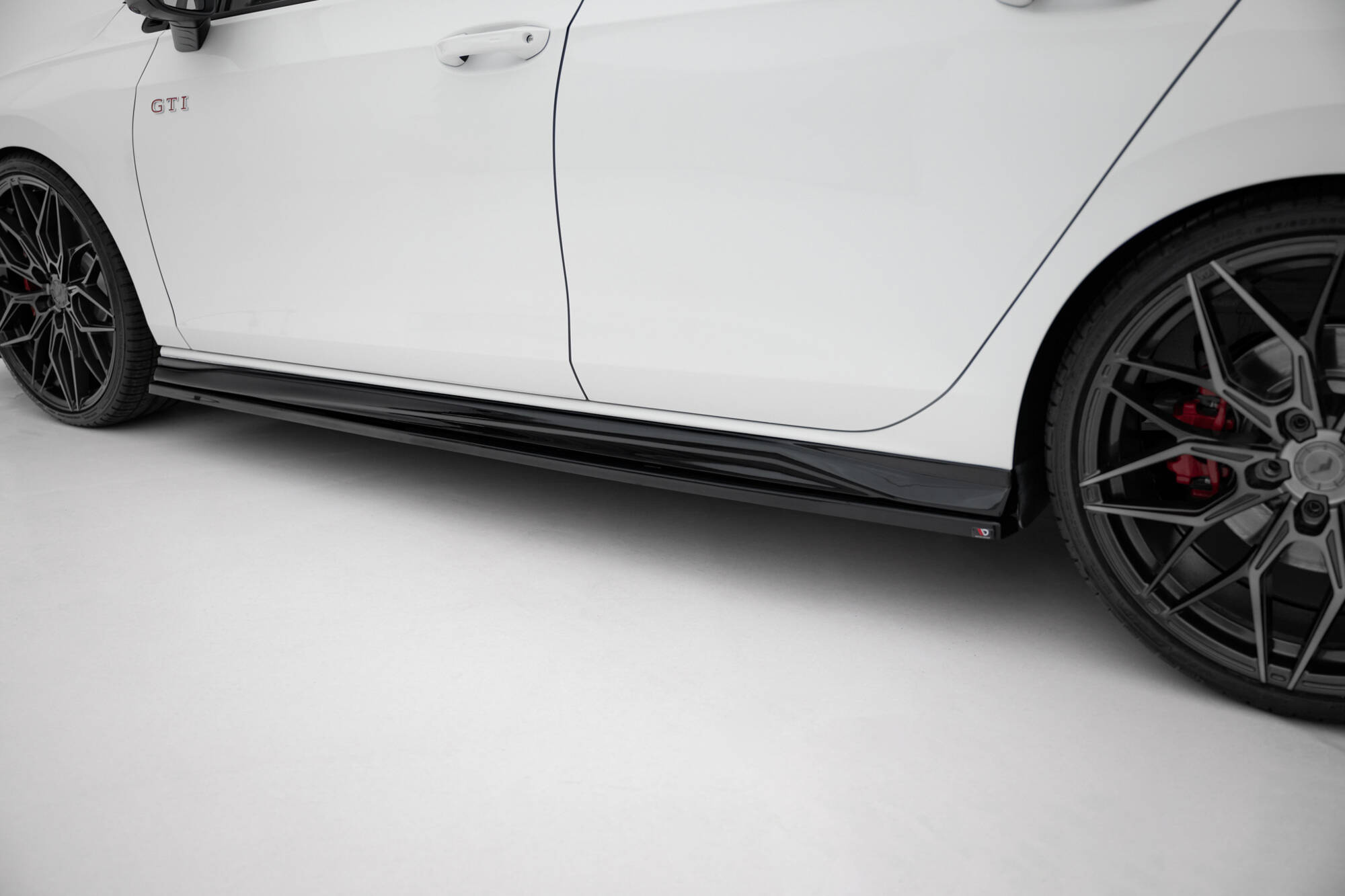 Side Skirts Diffusers (V4) Volkswagen Golf GTI / GTE / GTI Clubsport ...